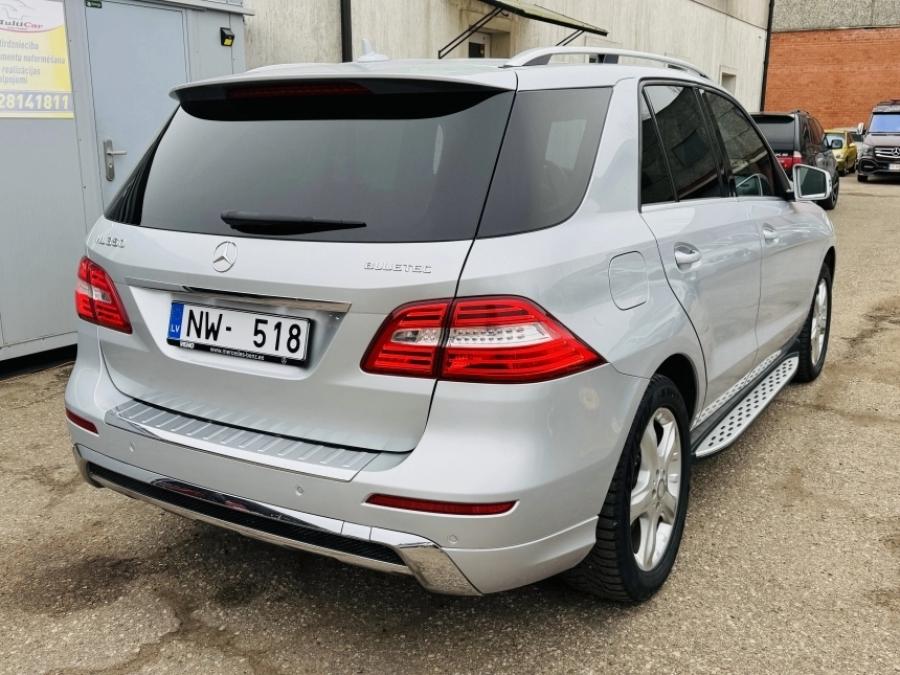 Pelēks Mercedes-Benz ML 350 2014 Rīga, ar dzinēja tilpumu 3.00 L un nobraukumu 208 tūkst. km par 17500 €, foto 32 vietnē AUTOMOTO.COM.LV