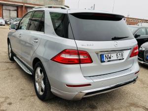 Pelēks Mercedes-Benz ML 350 2014 Rīga, ar dzinēja tilpumu 3.00 L un nobraukumu 208 tūkst. km par 17500 €, foto 33 vietnē AUTOMOTO.COM.LV