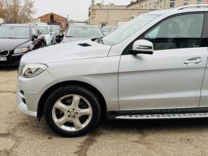 Pelēks Mercedes-Benz ML 350 2014 Rīga, ar dzinēja tilpumu 3.00 L un nobraukumu 208 tūkst. km par 17500 €, foto 37 vietnē AUTOMOTO.COM.LV