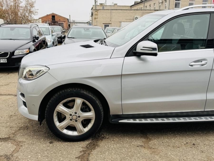 Pelēks Mercedes-Benz ML 350 2014 Rīga, ar dzinēja tilpumu 3.00 L un nobraukumu 208 tūkst. km par 17500 €, foto 37 vietnē AUTOMOTO.COM.LV
