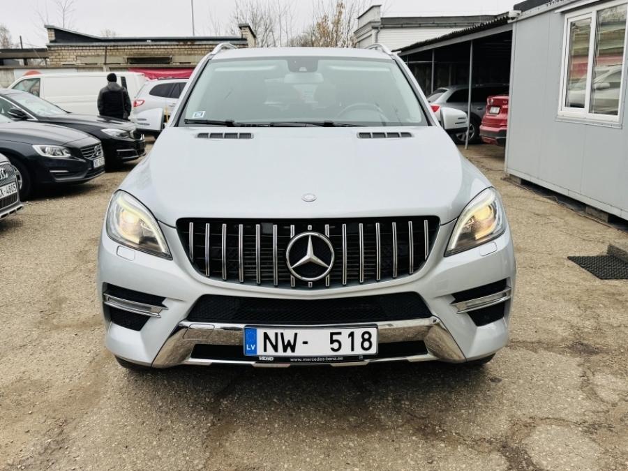 Pelēks Mercedes-Benz ML 350 2014 Rīga, ar dzinēja tilpumu 3.00 L un nobraukumu 208 tūkst. km par 17500 €, foto 41 vietnē AUTOMOTO.COM.LV