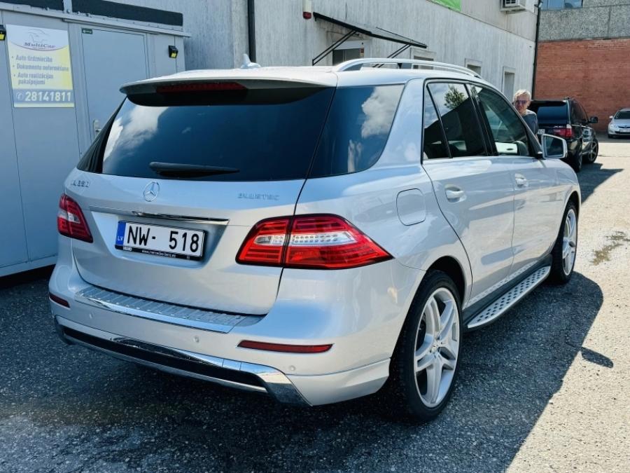 Pelēks Mercedes-Benz ML 350 2014 Rīga, ar dzinēja tilpumu 3.00 L un nobraukumu 208 tūkst. km par 17500 €, foto 46 vietnē AUTOMOTO.COM.LV