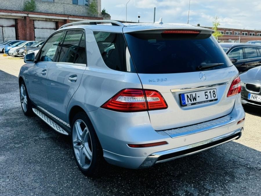 Pelēks Mercedes-Benz ML 350 2014 Rīga, ar dzinēja tilpumu 3.00 L un nobraukumu 208 tūkst. km par 17500 €, foto 47 vietnē AUTOMOTO.COM.LV