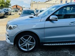 Pelēks Mercedes-Benz ML 350 2014 Rīga, ar dzinēja tilpumu 3.00 L un nobraukumu 208 tūkst. km par 17500 €, foto 48 vietnē AUTOMOTO.COM.LV