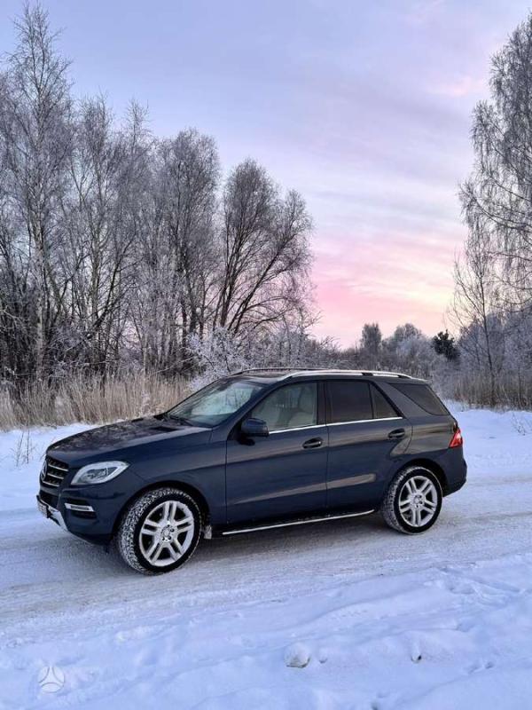 Pelēks Mercedes-Benz ML 350 2015 Klaipėda, ar dzinēja tilpumu 3.00 L un nobraukumu 291 tūkst. km par 15500 €, foto 3 vietnē AUTOMOTO.COM.LV