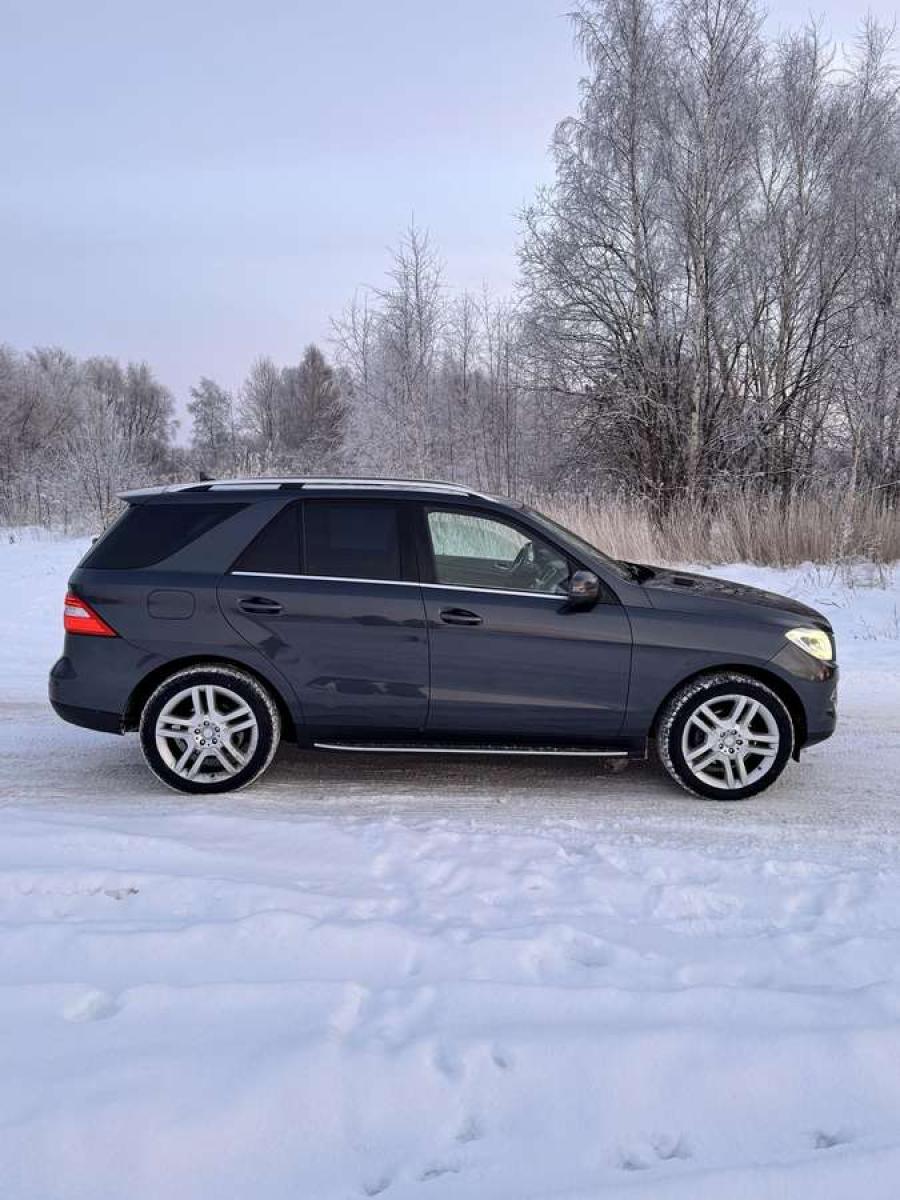 Pelēks Mercedes-Benz ML 350 2015 Klaipėda, ar dzinēja tilpumu 3.00 L un nobraukumu 291 tūkst. km par 15500 €, foto 7 vietnē AUTOMOTO.COM.LV