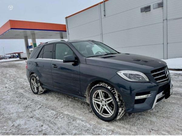 Grey Mercedes-Benz ML 350 2015 in Klaipeda, with an engine capacity of 2.99 L and mileage of 450 thousand km for 16200 €, photo 1 on AUTOMOTO.COM.LV