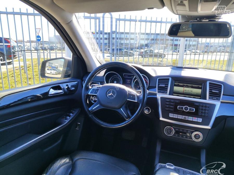 Pelēks Mercedes-Benz ML 350 2015 Avižieniai, ar dzinēja tilpumu 3.00 L un nobraukumu 507 tūkst. km par 13900 €, foto 4 vietnē AUTOMOTO.COM.LV