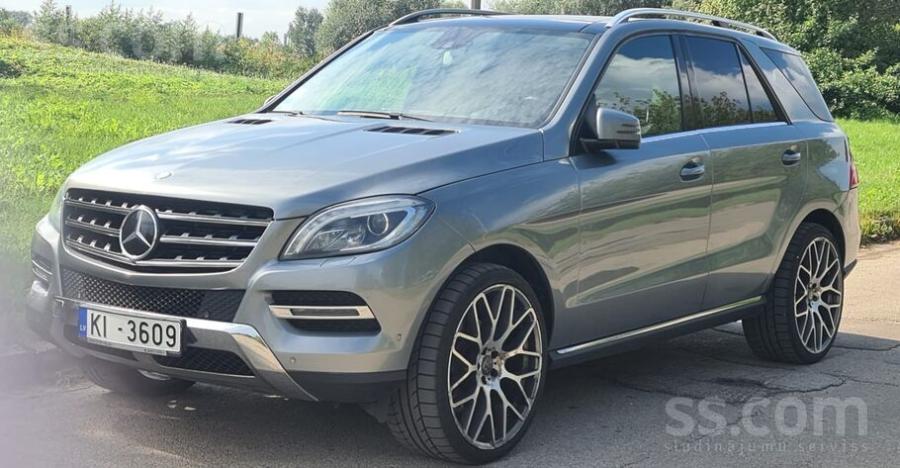 Pelēks Mercedes-Benz ML 350 2015 Rīga, ar dzinēja tilpumu 3.00 L un nobraukumu 330 tūkst. km par 15500 €, foto 3 vietnē AUTOMOTO.COM.LV