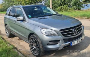 Pelēks Mercedes-Benz ML 350 2015 Rīga, ar dzinēja tilpumu 3.00 L un nobraukumu 330 tūkst. km par 15500 €, foto 4 vietnē AUTOMOTO.COM.LV