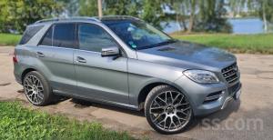 Pelēks Mercedes-Benz ML 350 2015 Rīga, ar dzinēja tilpumu 3.00 L un nobraukumu 330 tūkst. km par 15500 €, foto 11 vietnē AUTOMOTO.COM.LV