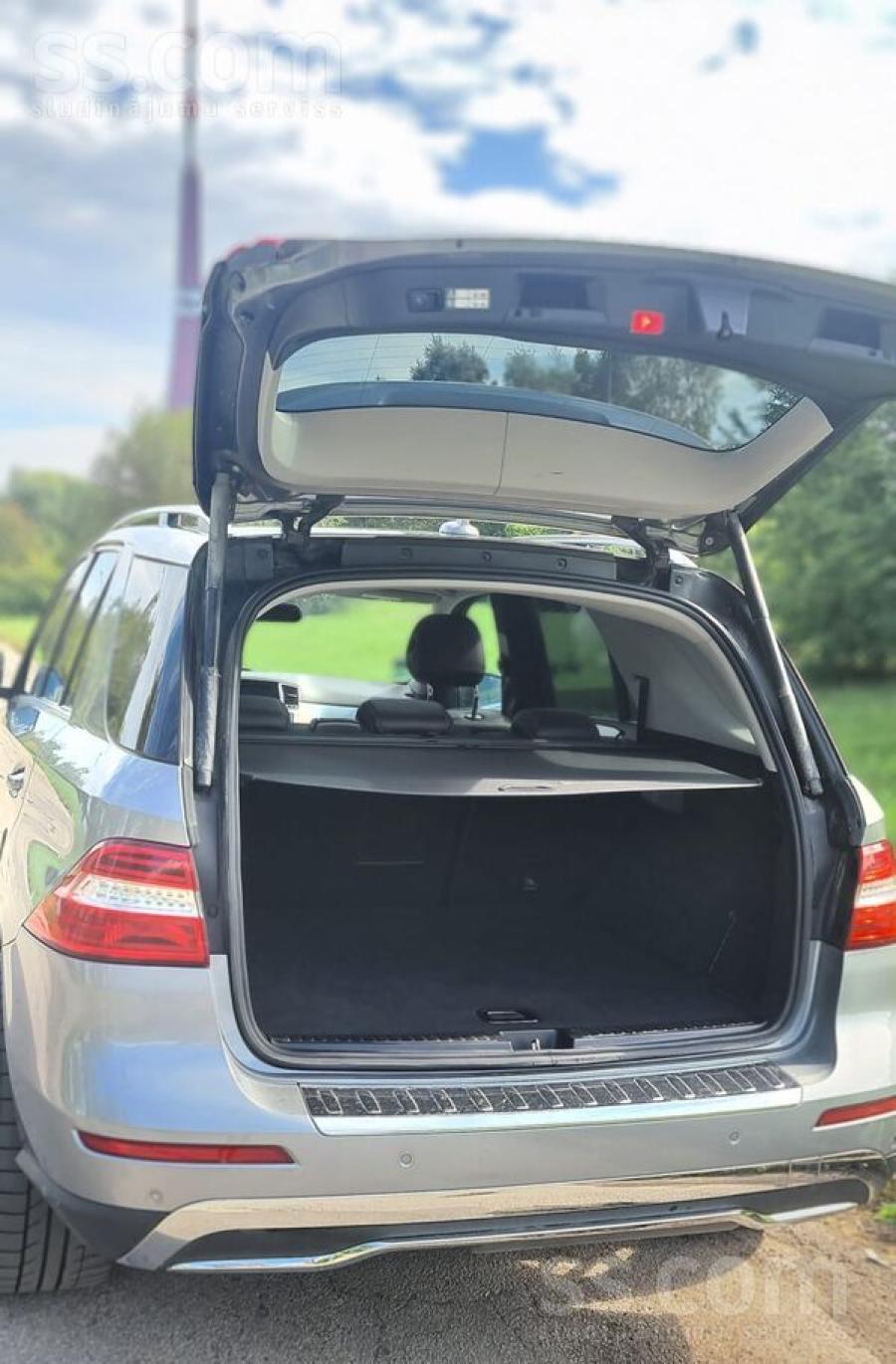Pelēks Mercedes-Benz ML 350 2015 Rīga, ar dzinēja tilpumu 3.00 L un nobraukumu 330 tūkst. km par 15500 €, foto 23 vietnē AUTOMOTO.COM.LV