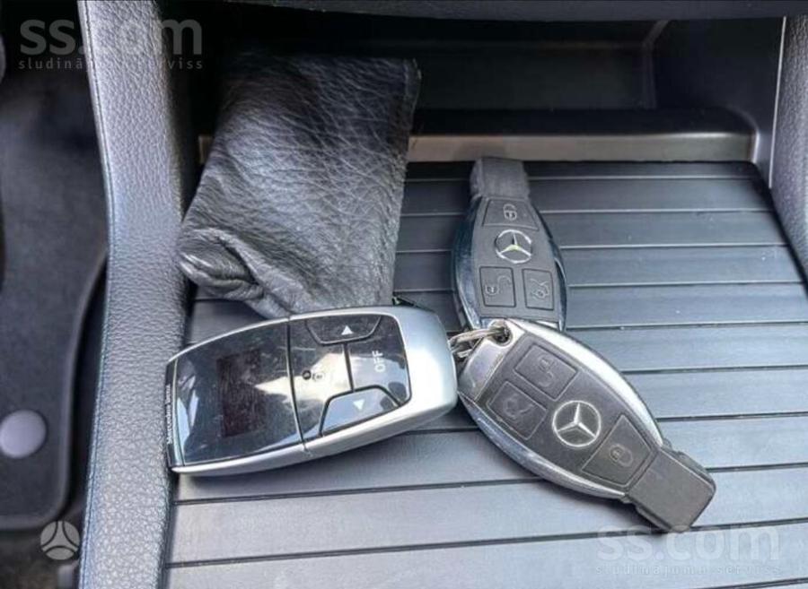 Pelēks Mercedes-Benz ML 350 2015 Rīga, ar dzinēja tilpumu 3.00 L un nobraukumu 330 tūkst. km par 15500 €, foto 27 vietnē AUTOMOTO.COM.LV