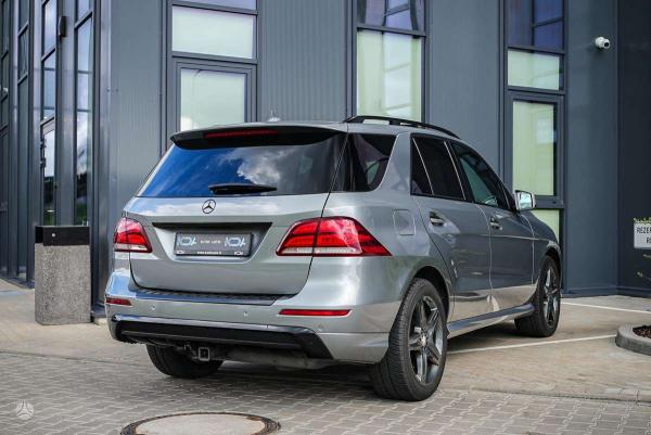 Pelēks Mercedes-Benz ML 350 2015 Kauņa, ar dzinēja tilpumu 2.99 L un nobraukumu 175 tūkst. km par 17950 €, foto 10 vietnē AUTOMOTO.COM.LV