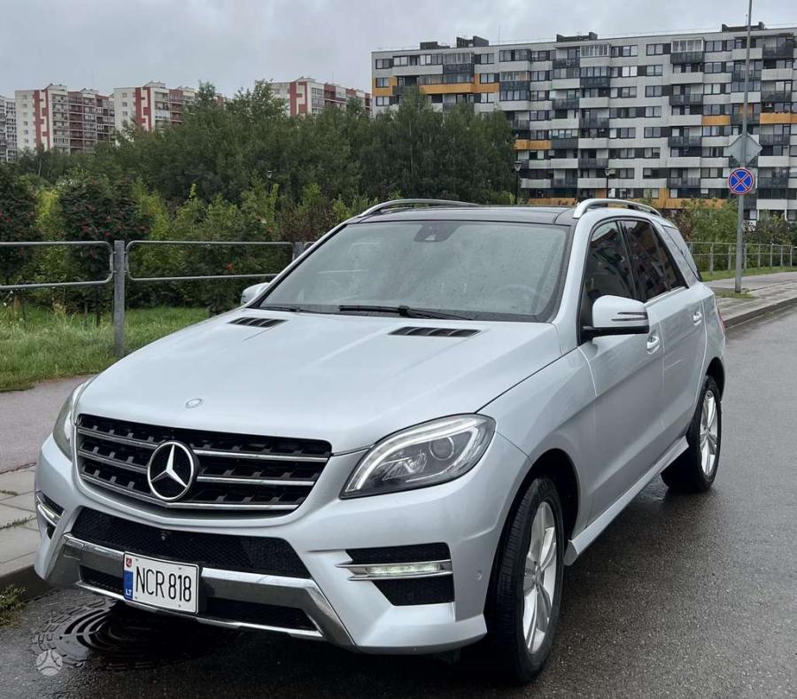 Pelēks Mercedes-Benz ML 350 2015 Viļņa, ar dzinēja tilpumu 2.99 L un nobraukumu 200 tūkst. km par 15200 €, foto 1 vietnē AUTOMOTO.COM.LV