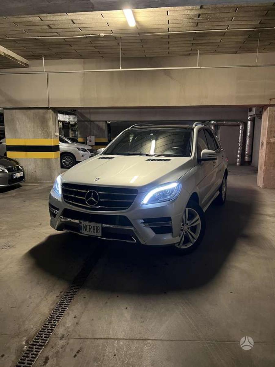 Pelēks Mercedes-Benz ML 350 2015 Viļņa, ar dzinēja tilpumu 2.99 L un nobraukumu 200 tūkst. km par 15200 €, foto 5 vietnē AUTOMOTO.COM.LV