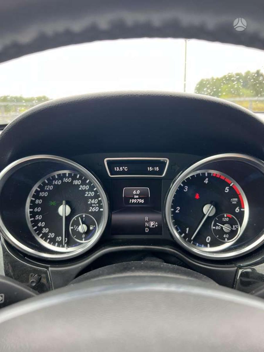 Pelēks Mercedes-Benz ML 350 2015 Viļņa, ar dzinēja tilpumu 2.99 L un nobraukumu 200 tūkst. km par 15200 €, foto 8 vietnē AUTOMOTO.COM.LV