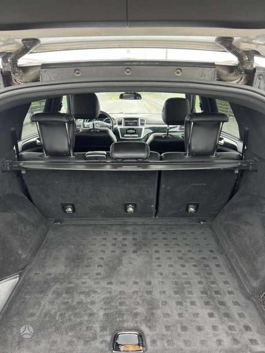 Pelēks Mercedes-Benz ML 350 2015 Viļņa, ar dzinēja tilpumu 2.99 L un nobraukumu 200 tūkst. km par 15200 €, foto 12 vietnē AUTOMOTO.COM.LV