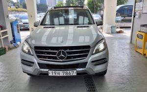 Grey Mercedes-Benz ML 350 2015 in Kaunas, with an engine capacity of 2.99 L and mileage of 229 thousand km for 12400 €, photo 4 on AUTOMOTO.COM.LV