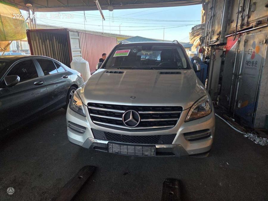 Grey Mercedes-Benz ML 350 2015 in Kaunas, with an engine capacity of 2.99 L and mileage of 229 thousand km for 12400 €, photo 10 on AUTOMOTO.COM.LV