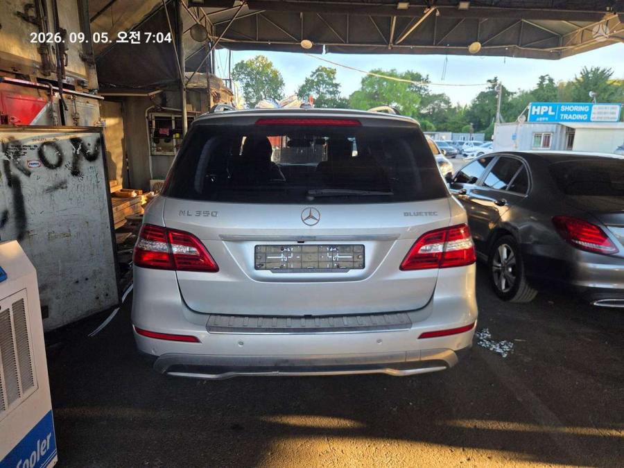 Grey Mercedes-Benz ML 350 2015 in Kaunas, with an engine capacity of 2.99 L and mileage of 229 thousand km for 12400 €, photo 11 on AUTOMOTO.COM.LV