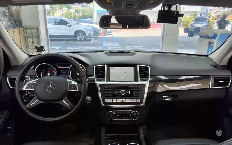 Grey Mercedes-Benz ML 350 2015 in Kaunas, with an engine capacity of 2.99 L and mileage of 229 thousand km for 12400 €, photo 14 on AUTOMOTO.COM.LV