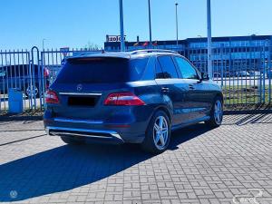 Pelēks Mercedes-Benz ML 350 2015 Klaipėda, ar dzinēja tilpumu 2.99 L un nobraukumu 507 tūkst. km par 7900 €, foto 4 vietnē AUTOMOTO.COM.LV