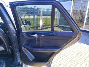 Pelēks Mercedes-Benz ML 350 2015 Klaipėda, ar dzinēja tilpumu 2.99 L un nobraukumu 507 tūkst. km par 7900 €, foto 12 vietnē AUTOMOTO.COM.LV