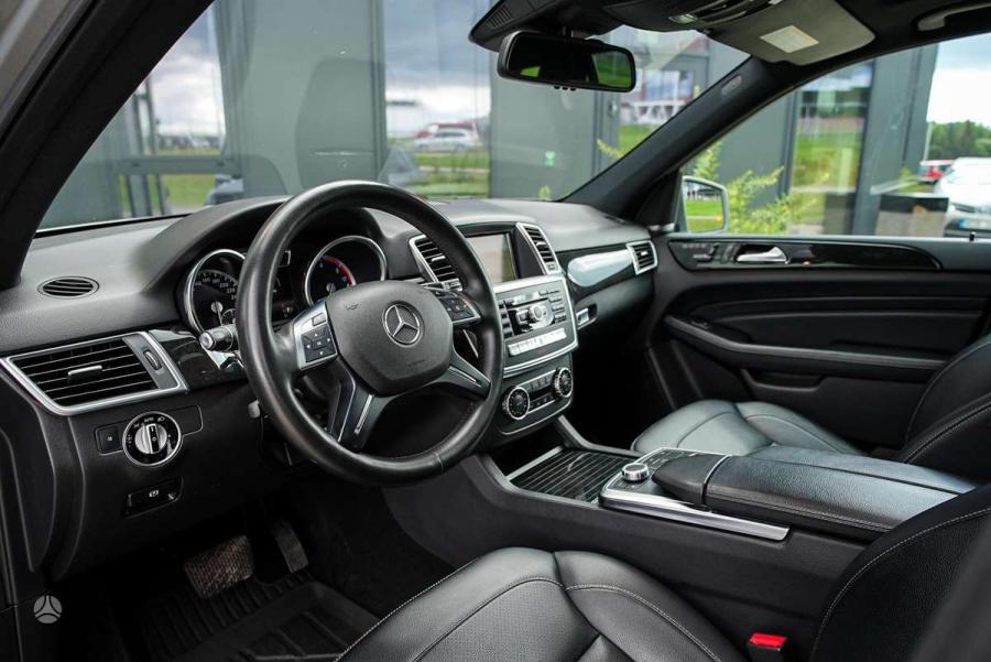 Серый Мерседес МЛ 350 2015 в Каунас, объемом двигателя 3.00 л и пробегом 175 тыс. км за 17250 €, фото 27 на AUTOMOTO.COM.LV