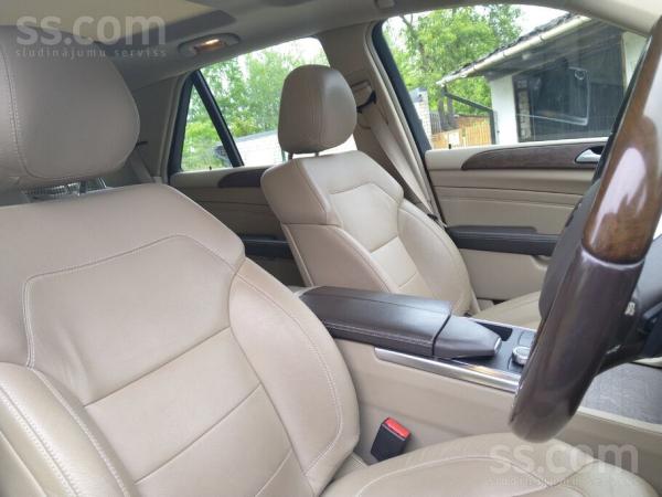 Red Mercedes-Benz ML 350 2014 in Ventspils, with an engine capacity of 3.00 L and mileage of 231 thousand km for 7400 €, photo 10 on AUTOMOTO.COM.LV