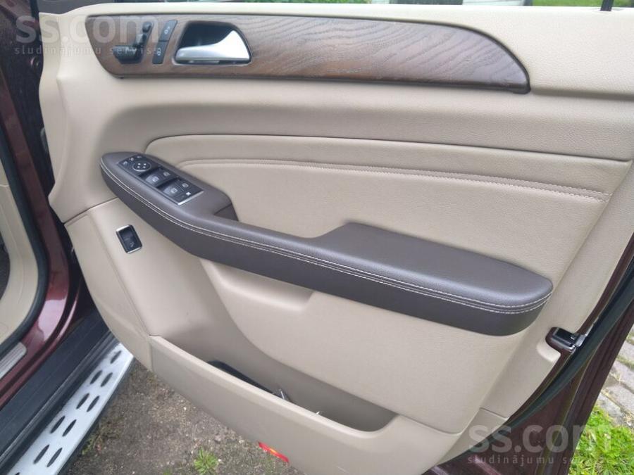 Красный Мерседес МЛ 350 2014 в Вентспилс, объемом двигателя 3.00 л и пробегом 231 тыс. км за 7400 €, фото 13 на AUTOMOTO.COM.LV