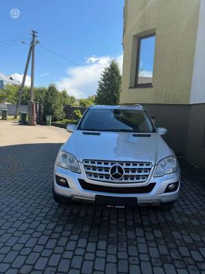 Mercedes-Benz ML 350 2009 Kauņa, ar dzinēja tilpumu 2.99 L un nobraukumu 283 tūkst. km par 7250 €, foto 4 vietnē AUTOMOTO.COM.LV
