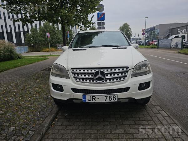 Белый Мерседес МЛ 350 2006 в Рига, объемом двигателя 3.50 л и пробегом 0 тыс. км за 4000 €, фото 7 на AUTOMOTO.COM.LV