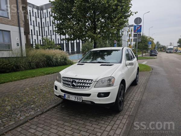 Белый Мерседес МЛ 350 2006 в Рига, объемом двигателя 3.50 л и пробегом 0 тыс. км за 4000 €, фото 8 на AUTOMOTO.COM.LV