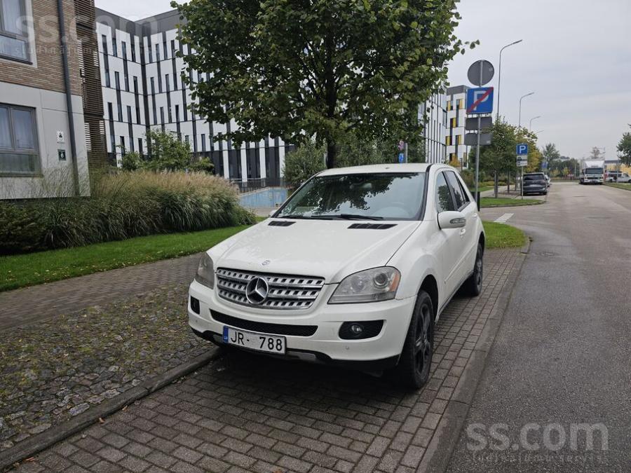 Белый Мерседес МЛ 350 2006 в Рига, объемом двигателя 3.50 л и пробегом 0 тыс. км за 4000 €, фото 8 на AUTOMOTO.COM.LV