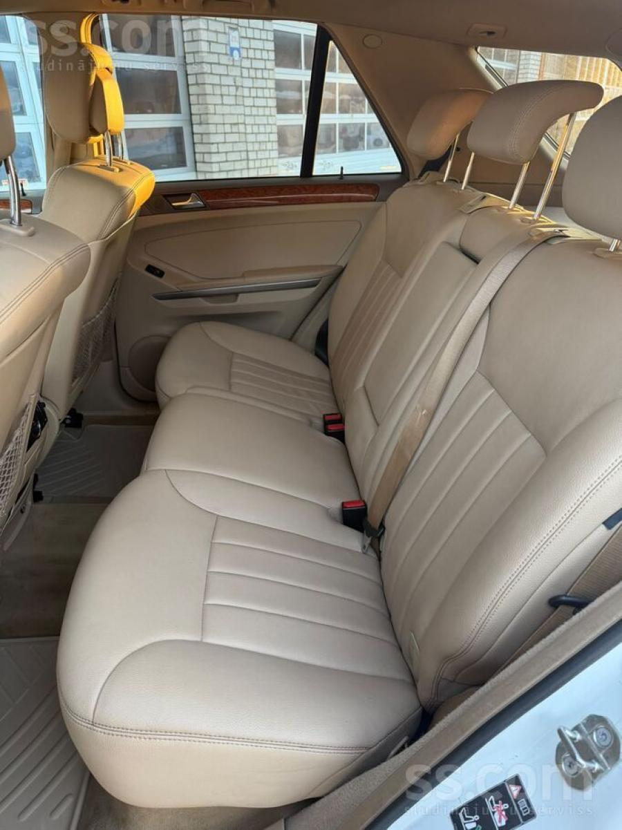 White Mercedes-Benz ML 350 2008 in Riga, with an engine capacity of 3.50 L and mileage of 213 thousand km for 7500 €, photo 10 on AUTOMOTO.COM.LV