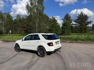 Balts Mercedes-Benz ML 350 2008 Jūrmala, ar dzinēja tilpumu 3.50 L un nobraukumu 140 tūkst. km par 6500 €, foto 5 vietnē AUTOMOTO.COM.LV
