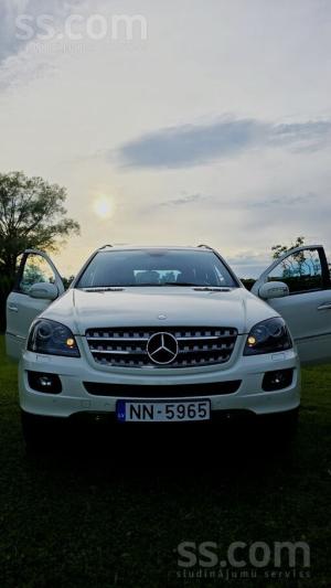 White Mercedes-Benz ML 350 2008 in Jurmala, with an engine capacity of 3.50 L and mileage of 140 thousand km for 7195 €, photo 3 on AUTOMOTO.COM.LV