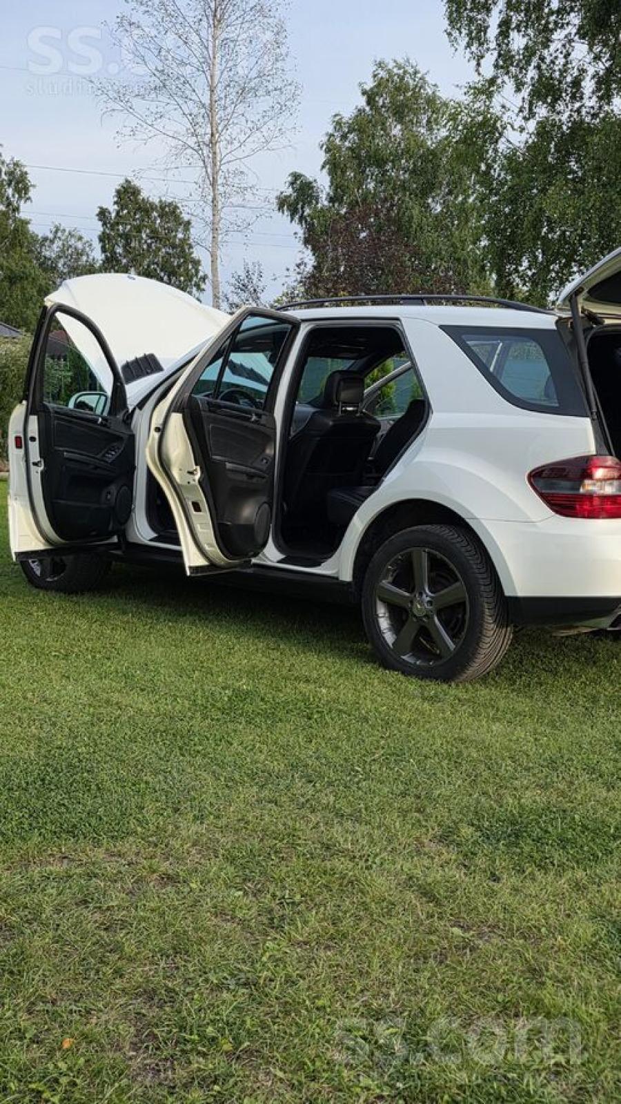 White Mercedes-Benz ML 350 2008 in Jurmala, with an engine capacity of 3.50 L and mileage of 140 thousand km for 7195 €, photo 6 on AUTOMOTO.COM.LV