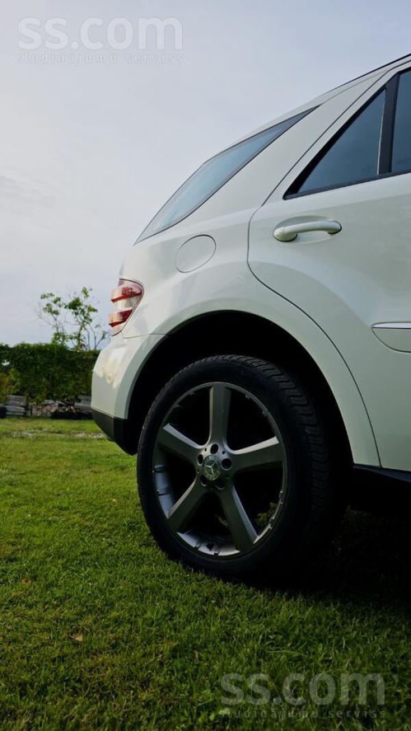 White Mercedes-Benz ML 350 2008 in Jurmala, with an engine capacity of 3.50 L and mileage of 140 thousand km for 7195 €, photo 9 on AUTOMOTO.COM.LV