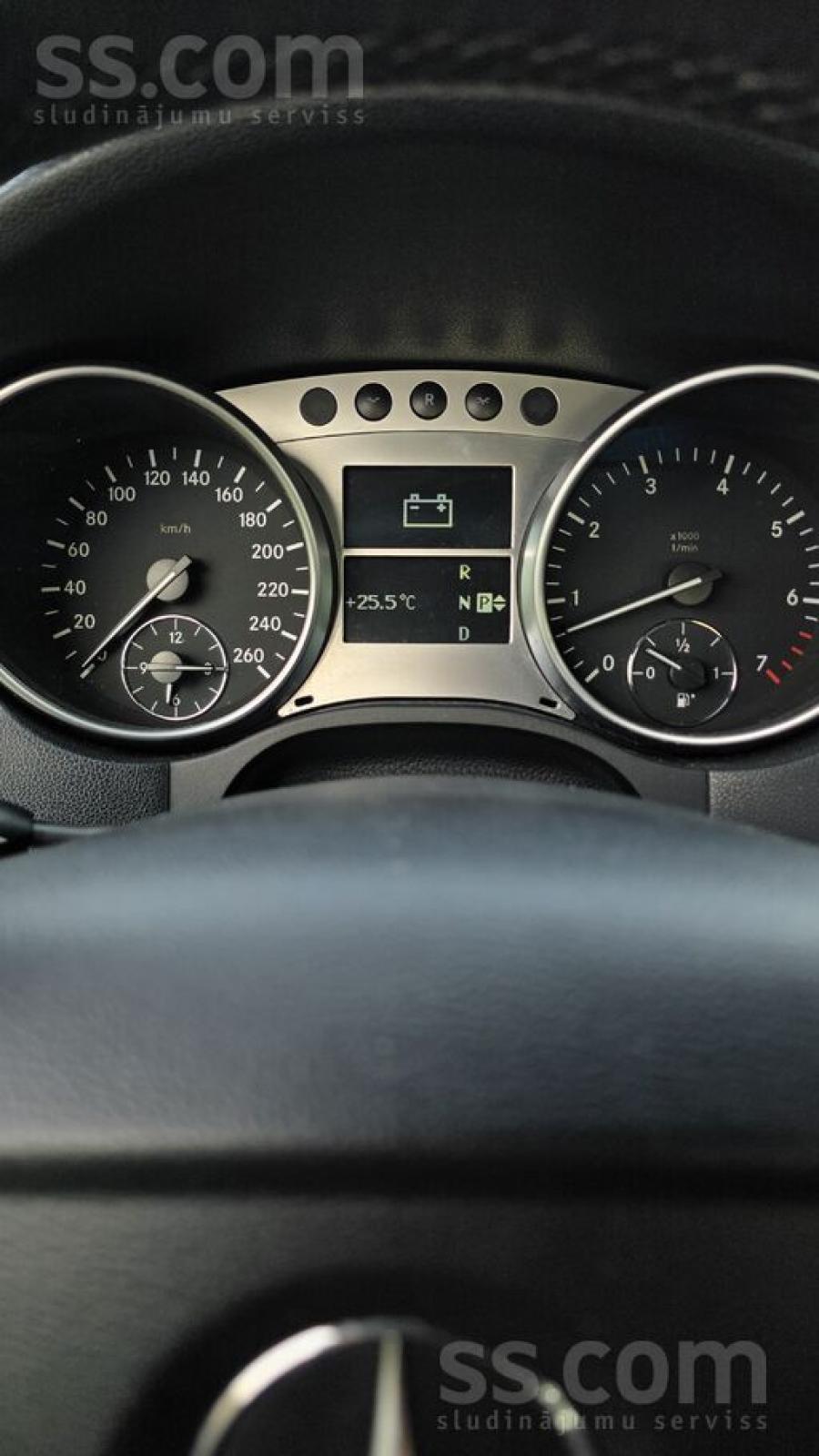White Mercedes-Benz ML 350 2008 in Jurmala, with an engine capacity of 3.50 L and mileage of 140 thousand km for 7195 €, photo 13 on AUTOMOTO.COM.LV