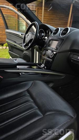 White Mercedes-Benz ML 350 2008 in Jurmala, with an engine capacity of 3.50 L and mileage of 140 thousand km for 7195 €, photo 15 on AUTOMOTO.COM.LV