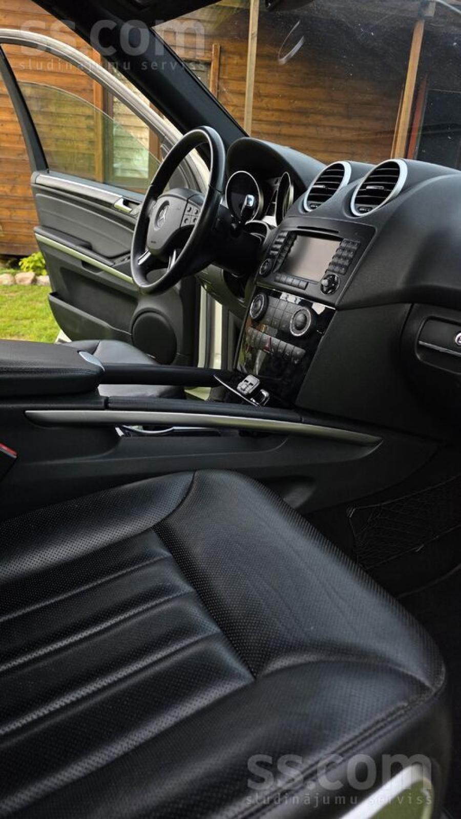White Mercedes-Benz ML 350 2008 in Jurmala, with an engine capacity of 3.50 L and mileage of 140 thousand km for 7195 €, photo 15 on AUTOMOTO.COM.LV