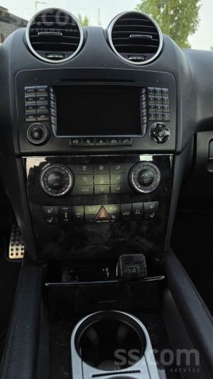 White Mercedes-Benz ML 350 2008 in Jurmala, with an engine capacity of 3.50 L and mileage of 140 thousand km for 7195 €, photo 17 on AUTOMOTO.COM.LV