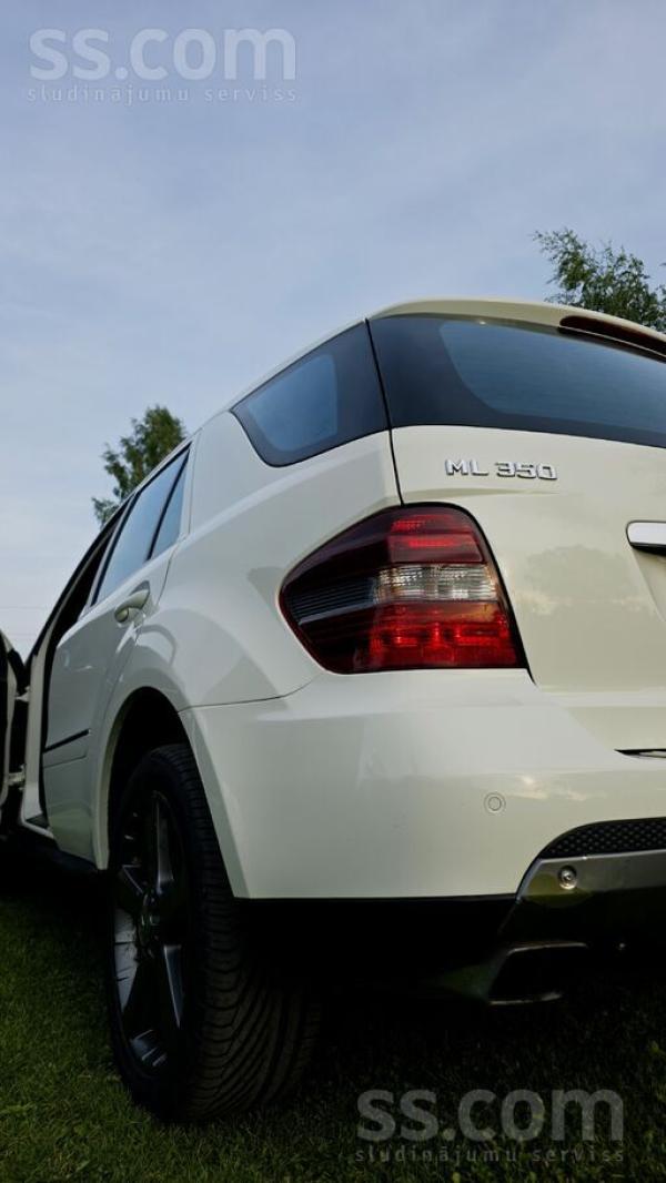 White Mercedes-Benz ML 350 2008 in Jurmala, with an engine capacity of 3.50 L and mileage of 140 thousand km for 7195 €, photo 8 on AUTOMOTO.COM.LV