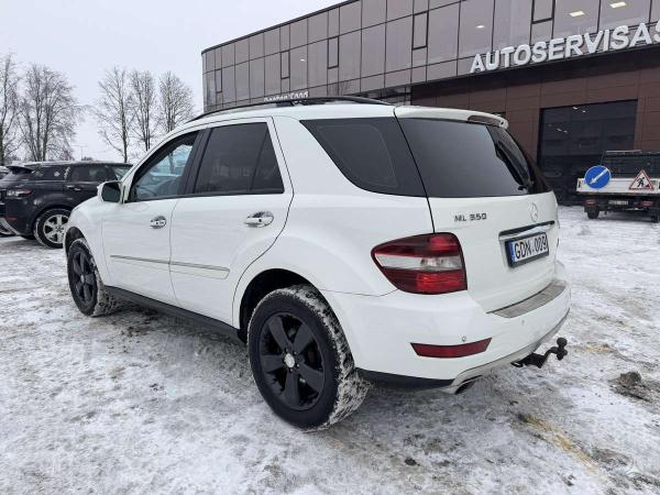 Balts Mercedes-Benz ML 350 2009 Viļņa, ar dzinēja tilpumu 3.50 L un nobraukumu 389 tūkst. km par 5999 €, foto 3 vietnē AUTOMOTO.COM.LV