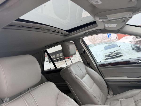 Balts Mercedes-Benz ML 350 2009 Viļņa, ar dzinēja tilpumu 3.50 L un nobraukumu 389 tūkst. km par 4999 €, foto 11 vietnē AUTOMOTO.COM.LV