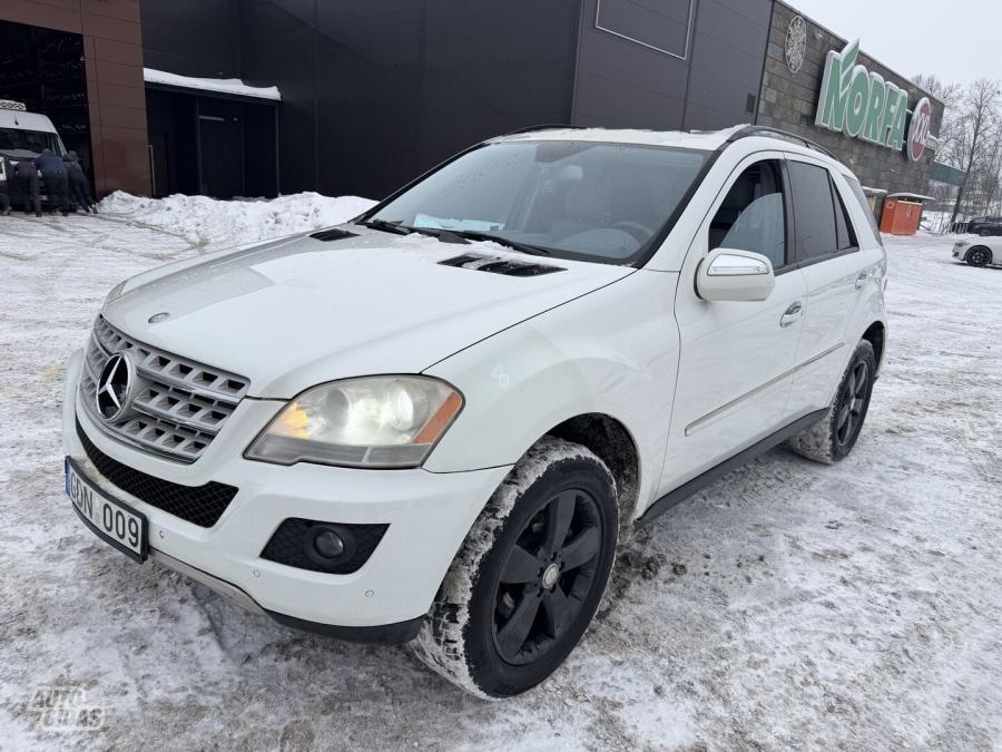 Balts Mercedes-Benz ML 350 2009 Viļņa, ar dzinēja tilpumu 3.50 L un nobraukumu 389 tūkst. km par 5999 €, foto 1 vietnē AUTOMOTO.COM.LV