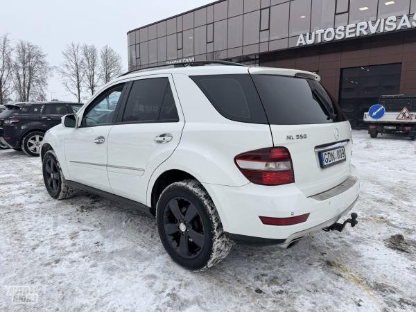 White Mercedes-Benz ML 350 2009 in Vilnius, with an engine capacity of 3.50 L and mileage of 389 thousand km for 5999 €, photo 3 on AUTOMOTO.COM.LV