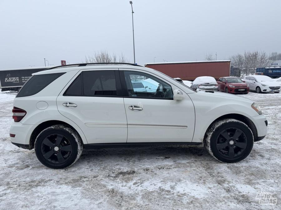 Balts Mercedes-Benz ML 350 2009 Viļņa, ar dzinēja tilpumu 3.50 L un nobraukumu 389 tūkst. km par 5999 €, foto 7 vietnē AUTOMOTO.COM.LV
